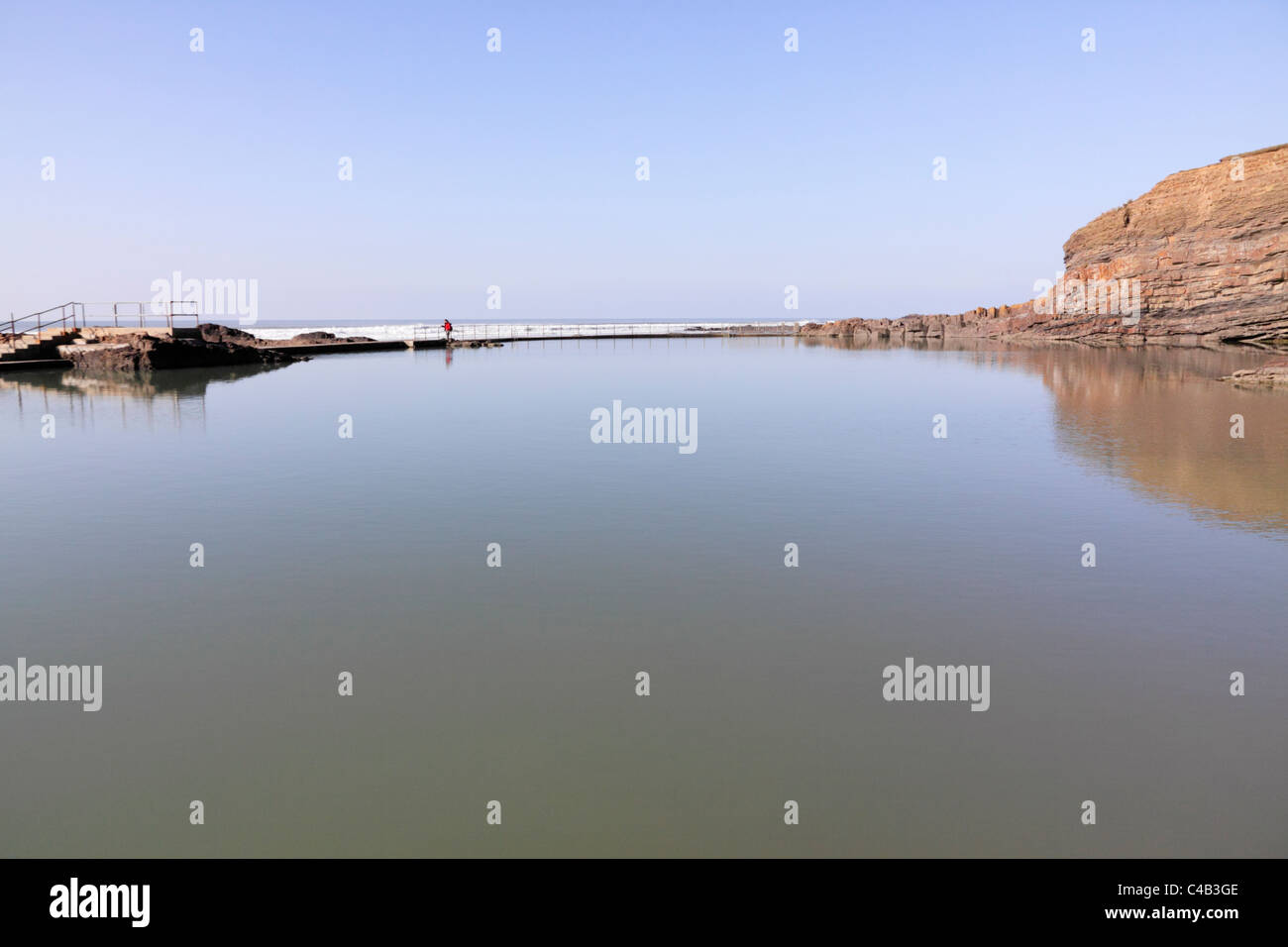 Tidal seawater swimming pool hi-res stock photography and images - Alamy