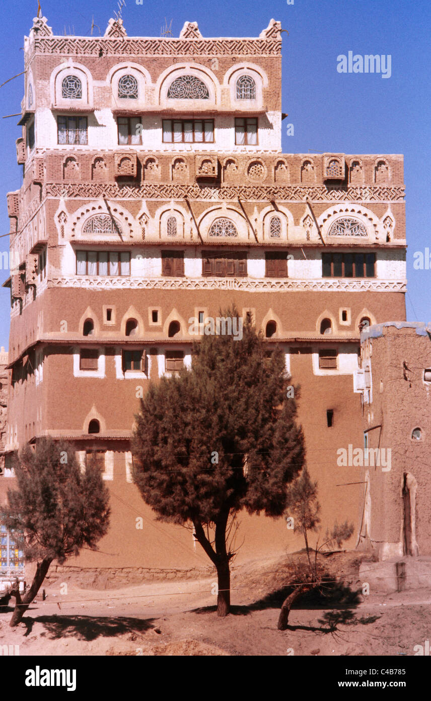 Sada Yemen House and Trees Stock Photo - Alamy