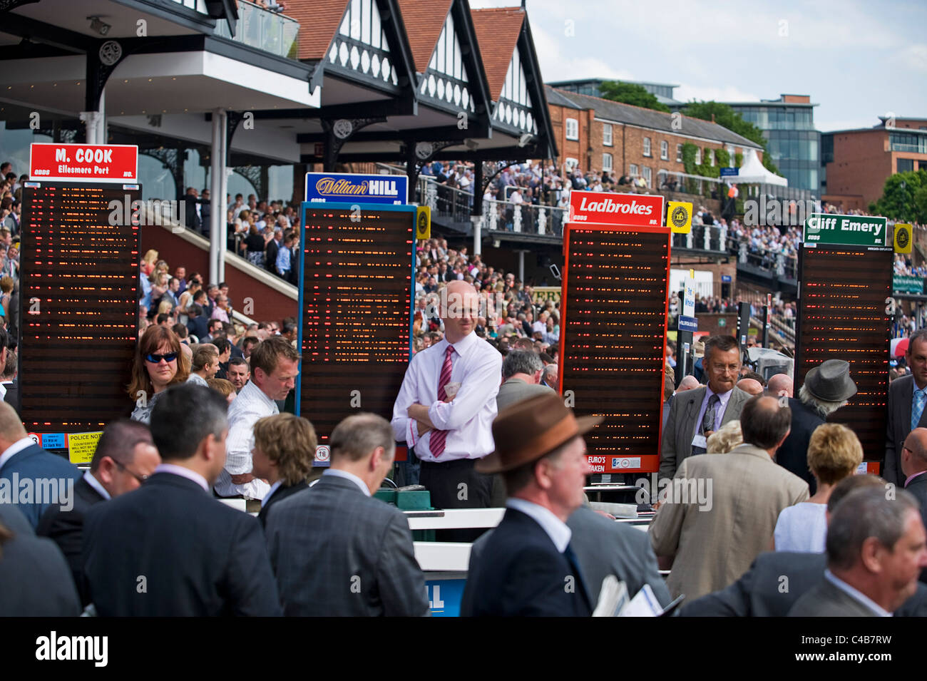 Bookies racecourse hi-res stock photography and images - Alamy