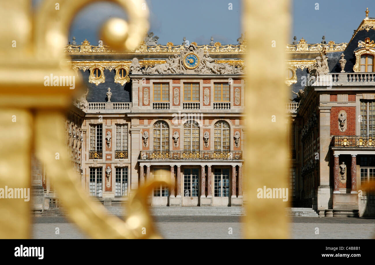 Versailles castle hi-res stock photography and images - Alamy