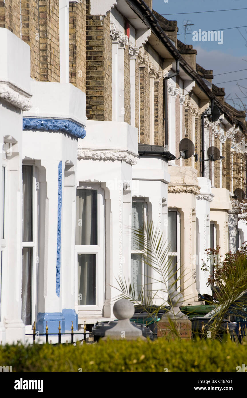 Rows of terraced houses in a suburban area of England Stock Photo - Alamy
