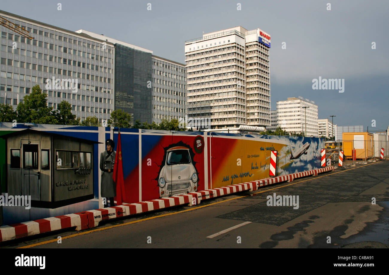 East berlin buildings hi-res stock photography and images - Alamy