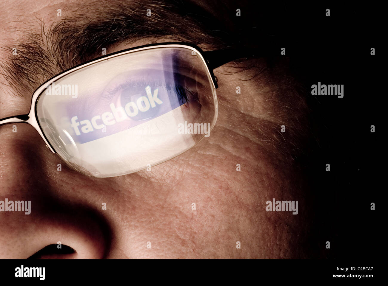 Facebook logo and eye hi-res stock photography and images - Alamy