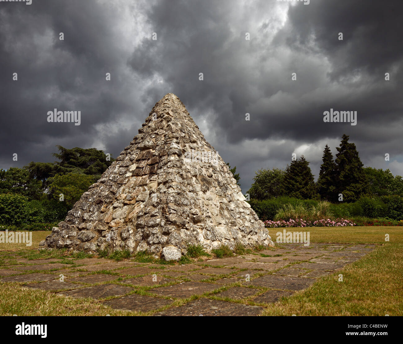 Stone Pyramid marking the entrance to the Barons Caves, Reigate Stock ...