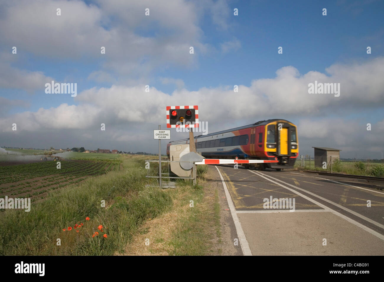 Level Crossing Cambridgeshire Stock Photos & Level Crossing ...