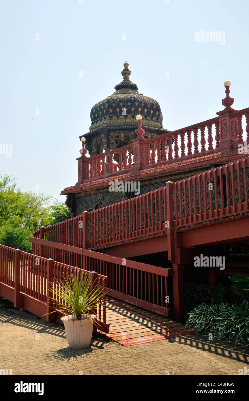 Iskcon radha krishna temple hi-res stock photography and images - Alamy