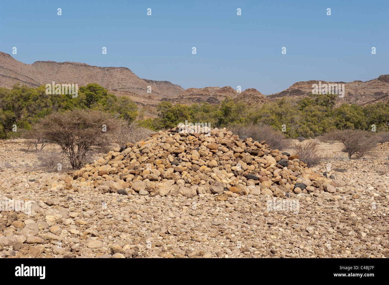 Manlo cairns, pre-islamic graves at the base of Daallo escarpment ...