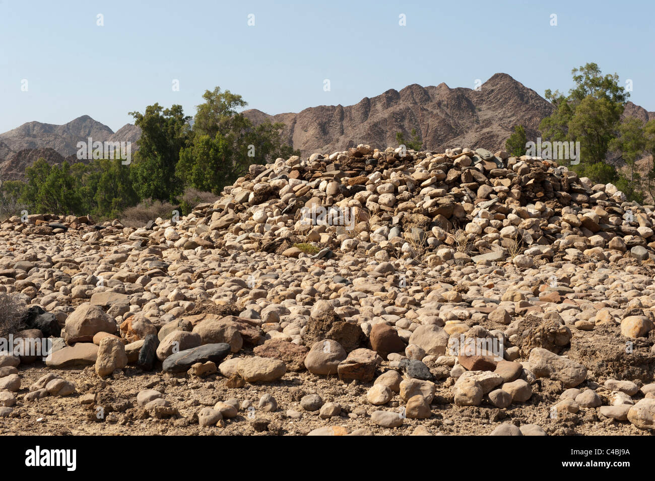 Manlo cairns, pre-islamic graves at the base of Daallo escarpment ...