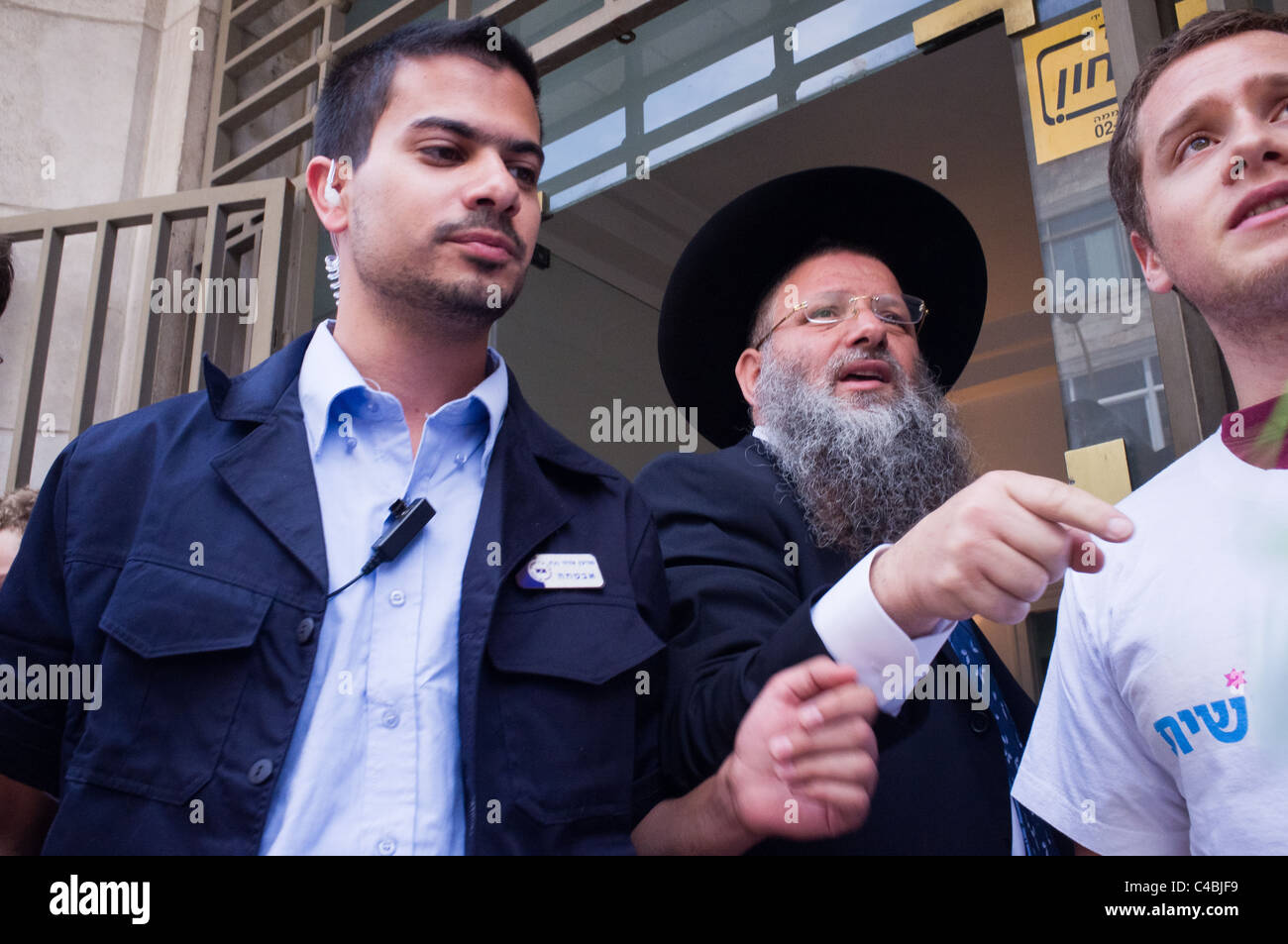 Grassroots movements protest the monopoly of the Rabbinate in Israel ...