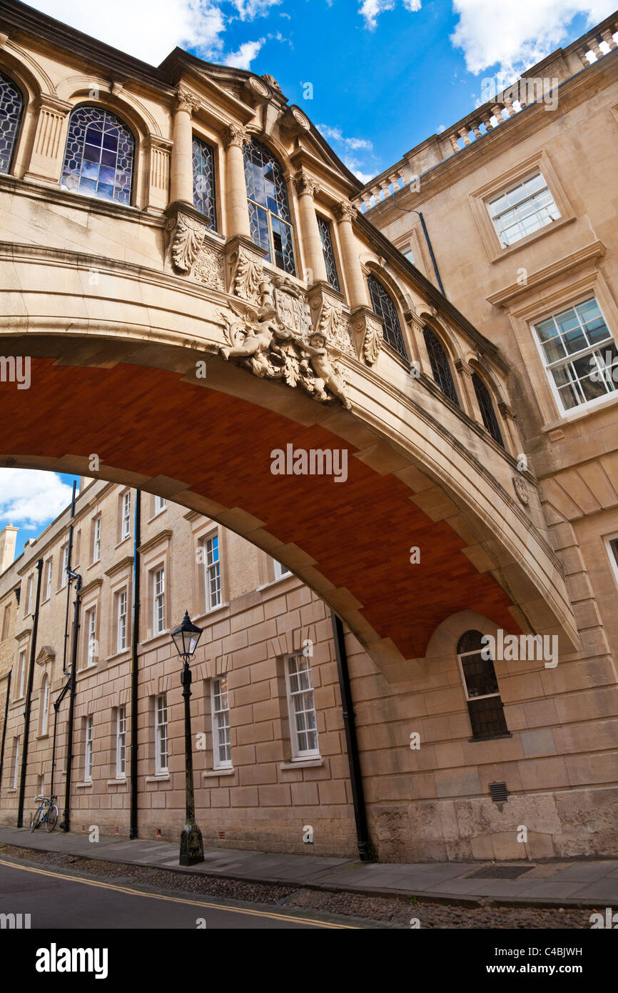 Hertford Bridge known as the Bridge of Sighs, Hertford College, Oxford ...
