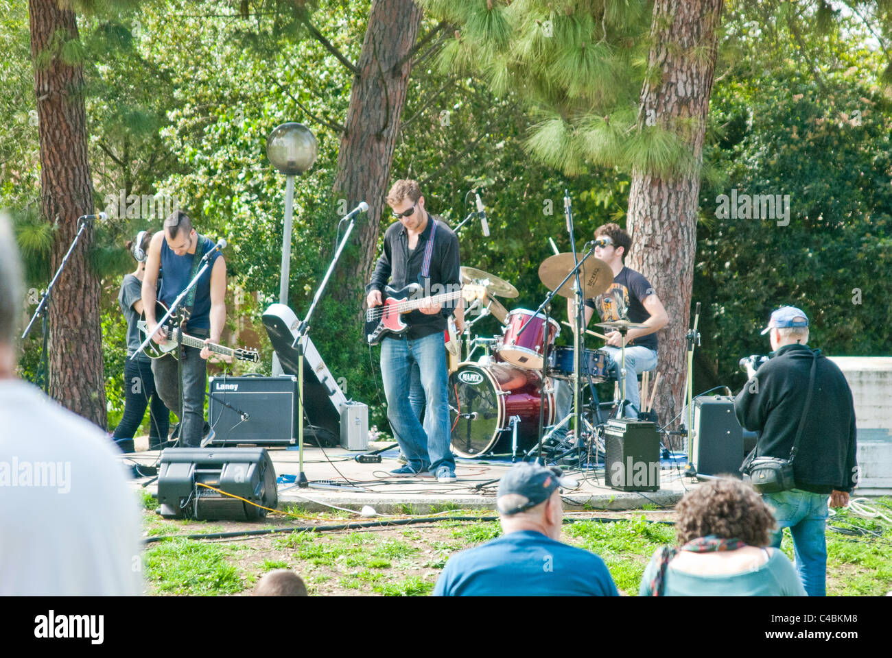 singers on the stage Stock Photo - Alamy