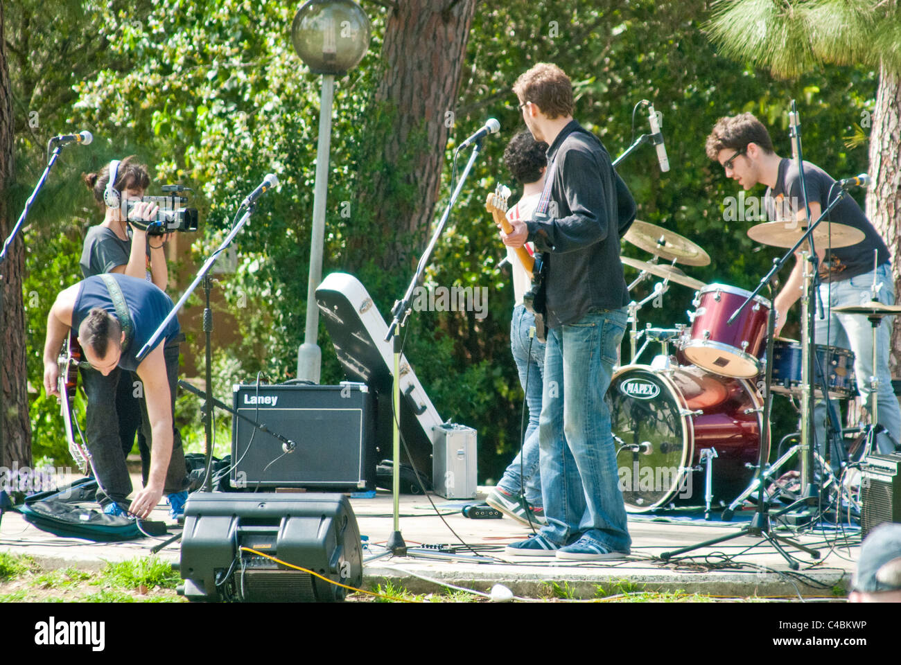 singers on the stage Stock Photo - Alamy