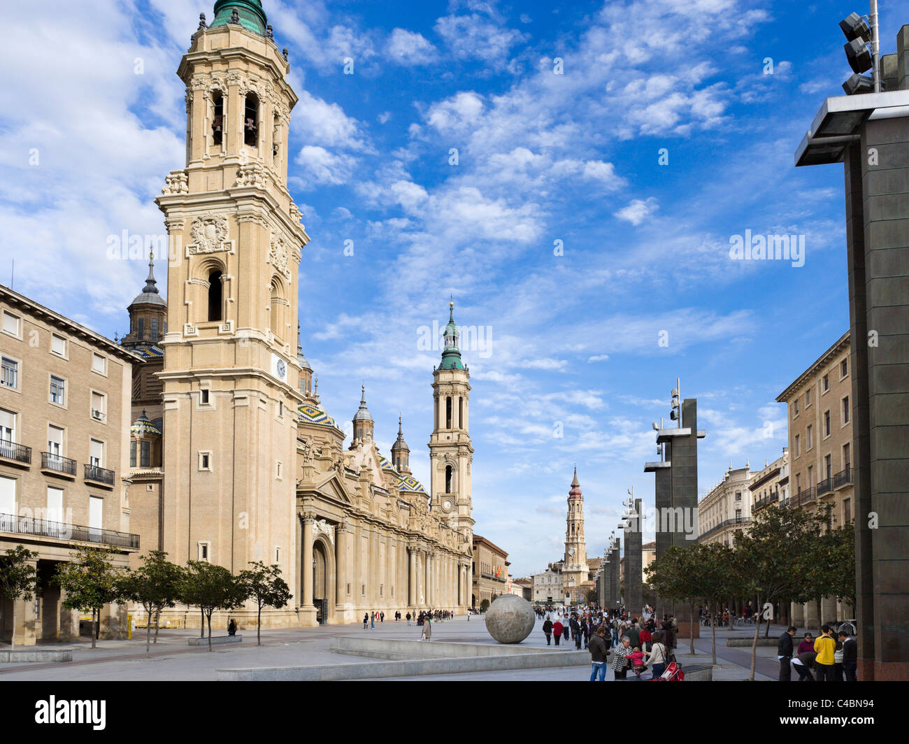 The Plaza del Pilar and the Basilica of Nuestra Senora del Pilar ...