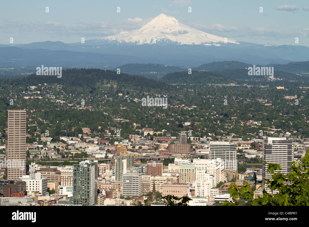 Portland oregon downtown hi-res stock photography and images - Alamy
