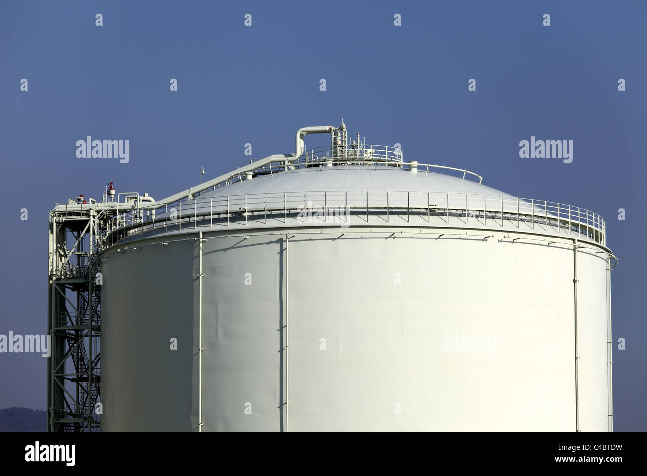Metal storage tank hi-res stock photography and images - Alamy