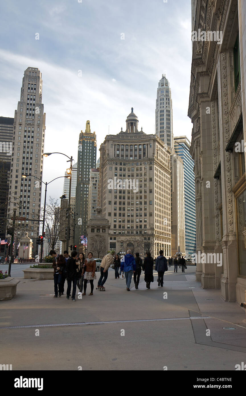 People walking through downtown Chicago, near the Chicago Tribune ...