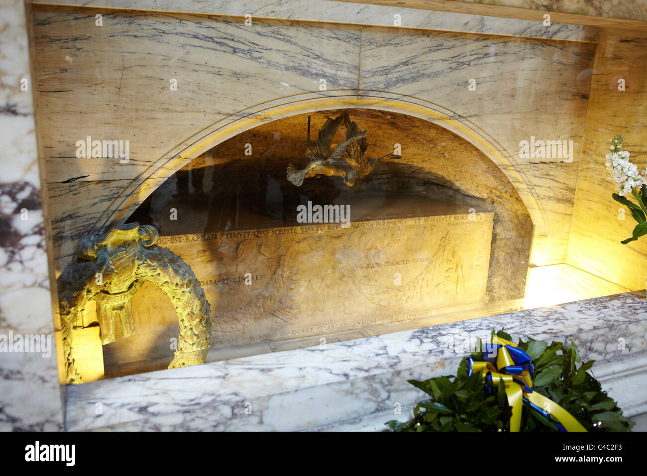 Tomb of the great artist Raphael in The Pantheon in Rome, Italy Stock ...