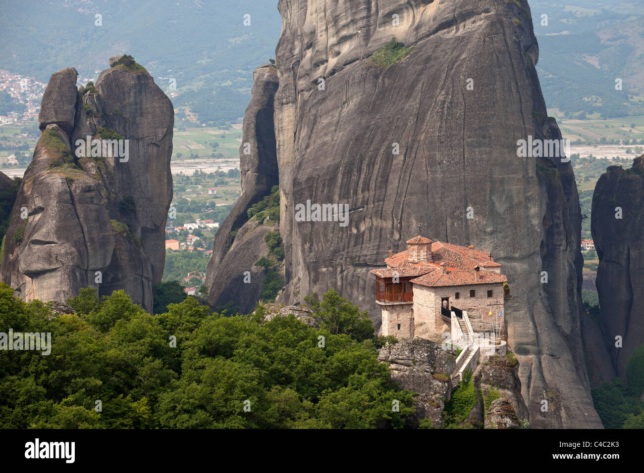 Complex orthodox monasteries meteora hi-res stock photography and ...
