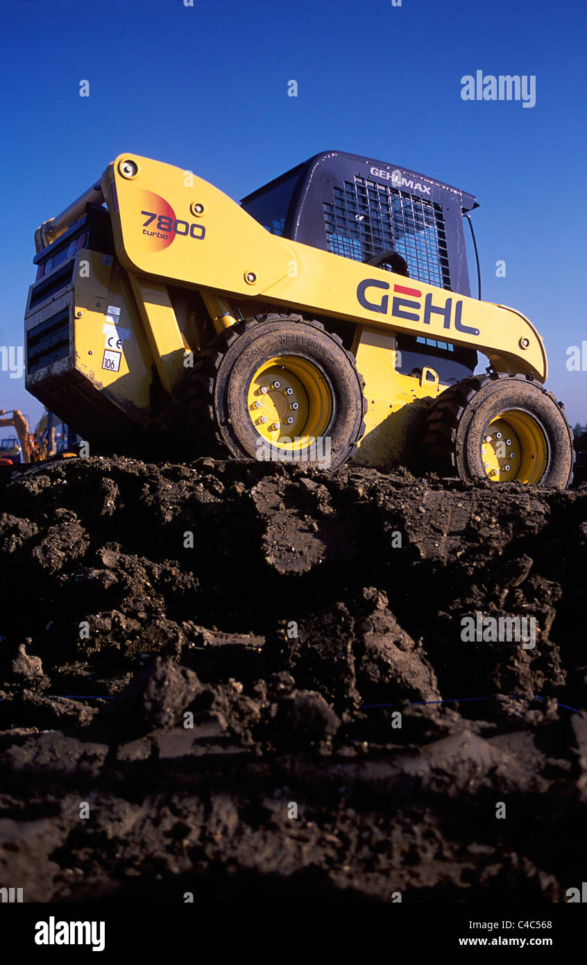 Gehl 7800 skid-steer loader on site Stock Photo - Alamy