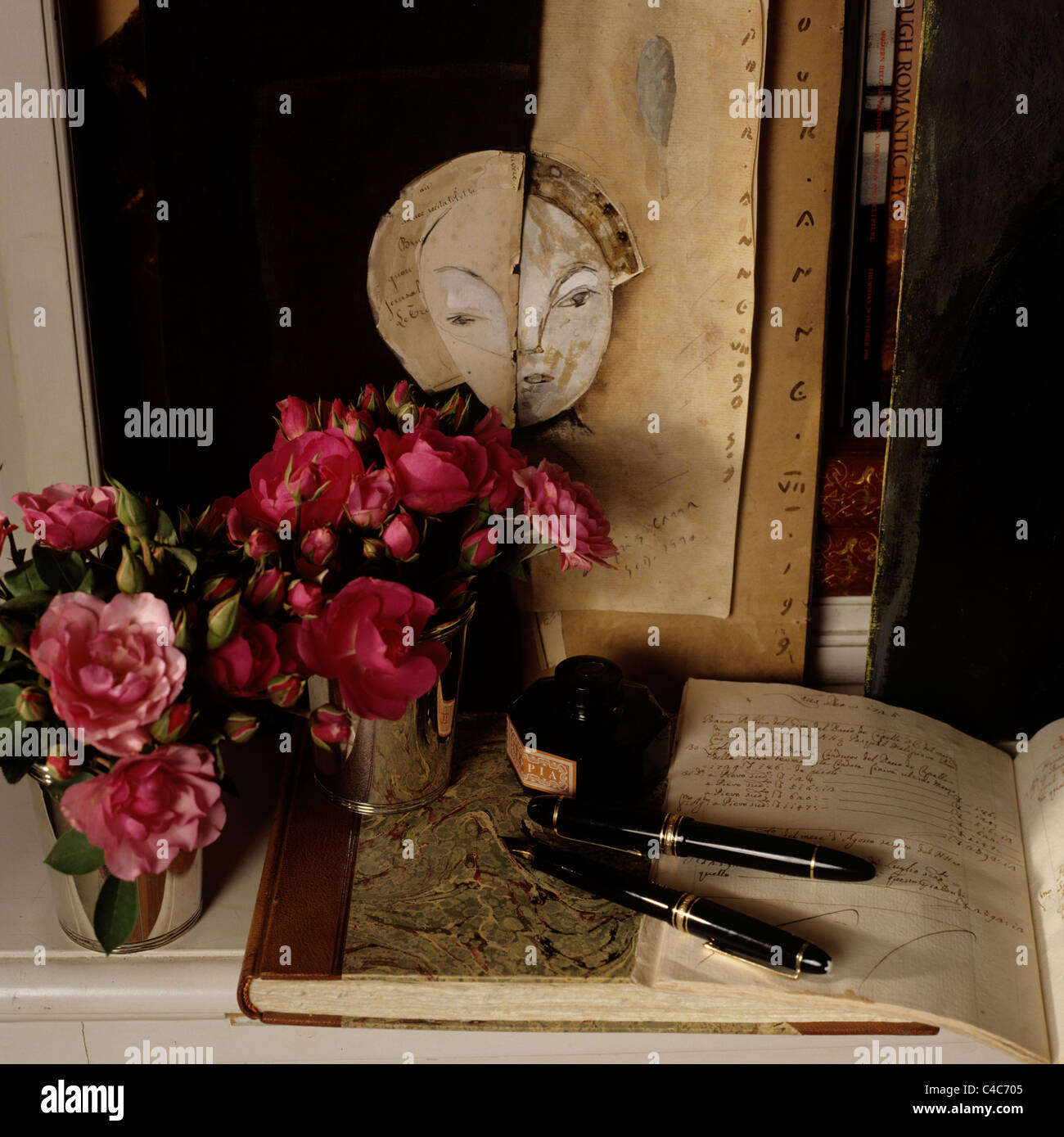 Old ink pen hi-res stock photography and images - Alamy