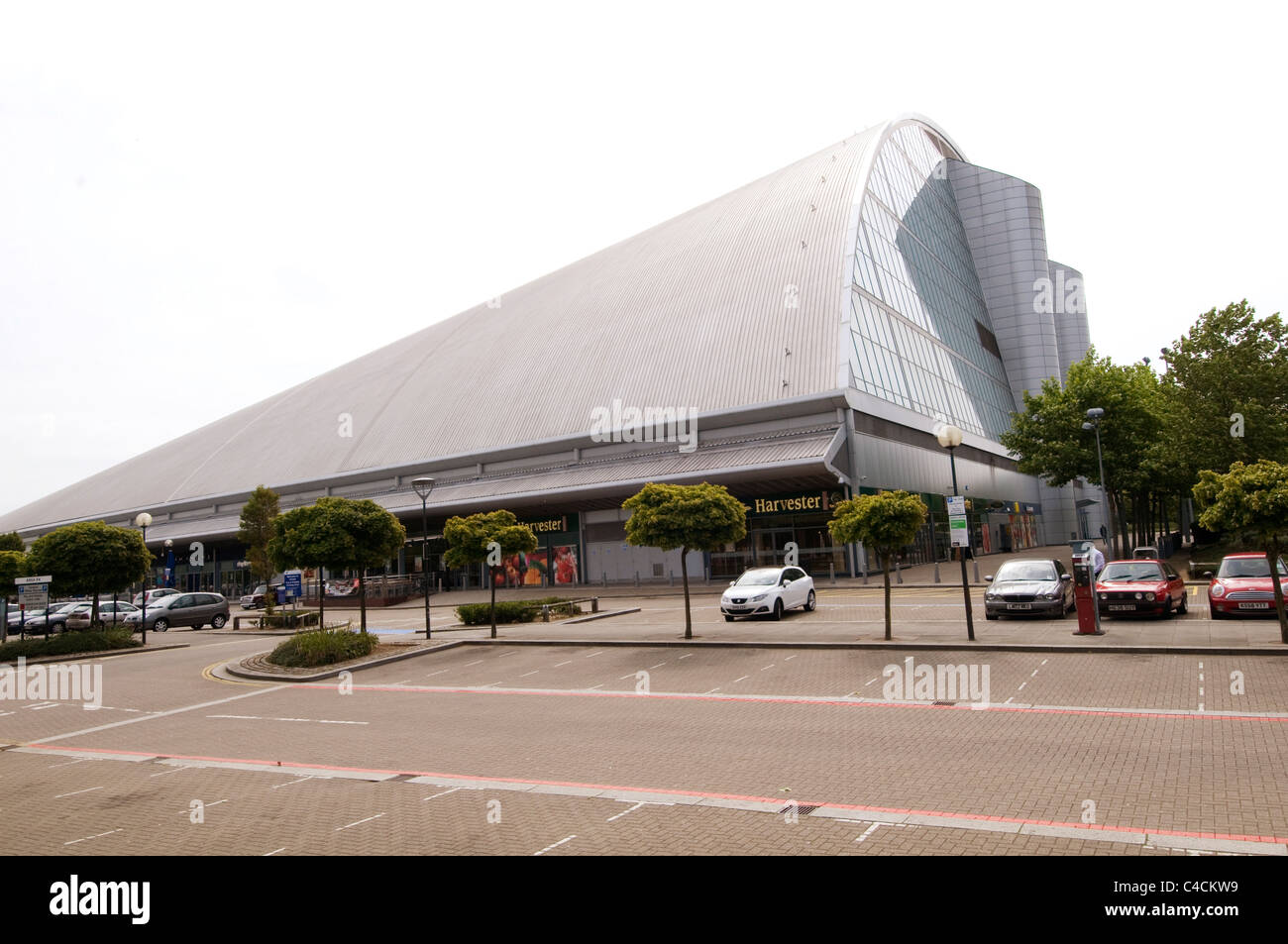 xscape milton keynes indoor ski slope slopes skislope skislopes entertainment center Stock Photo ...