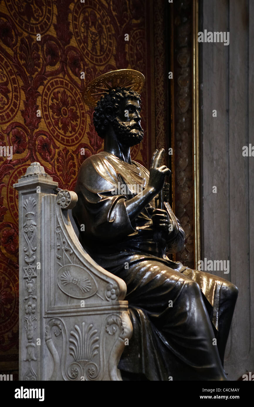 Statue Of St.peter Rome High Resolution Stock Photography and Images ...