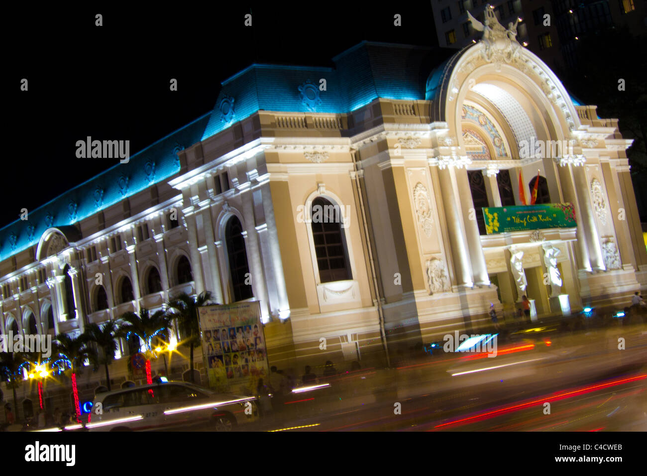 Vietnam opera hi-res stock photography and images - Alamy