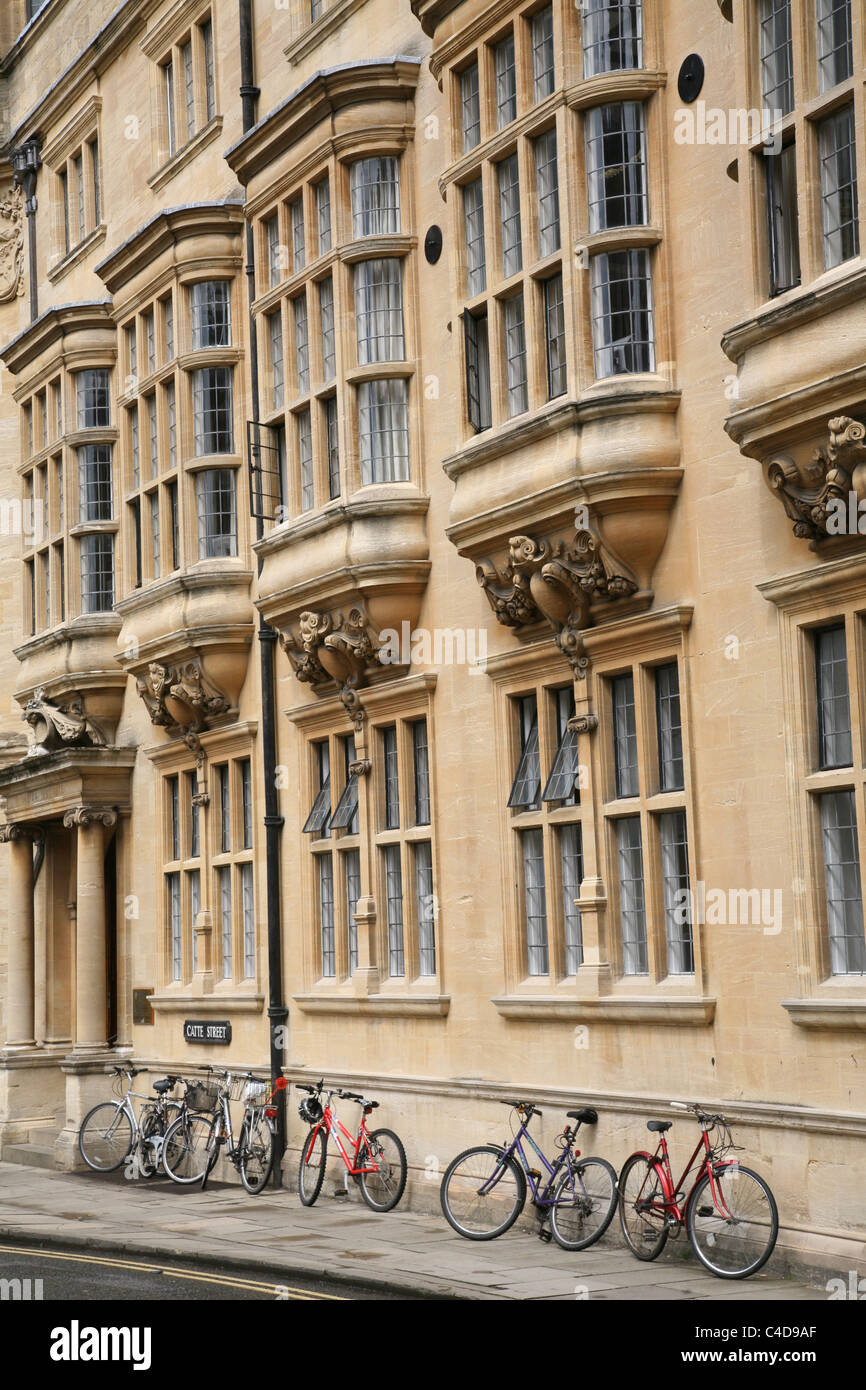 Oxford University Building Facade Oriel Windows Stock Photo - Alamy