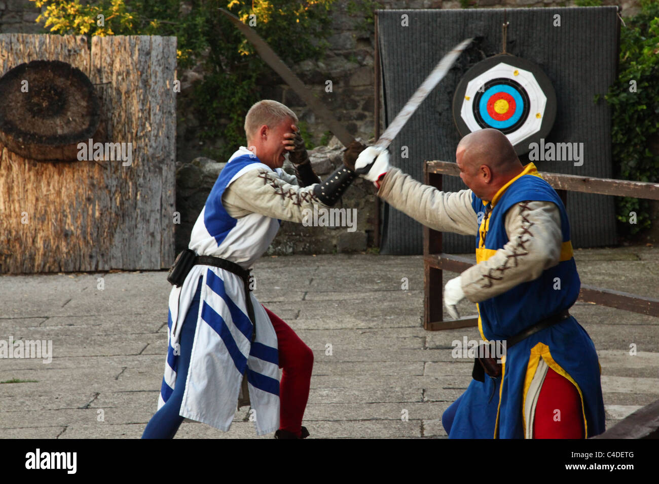 Knights fight hi-res stock photography and images - Alamy