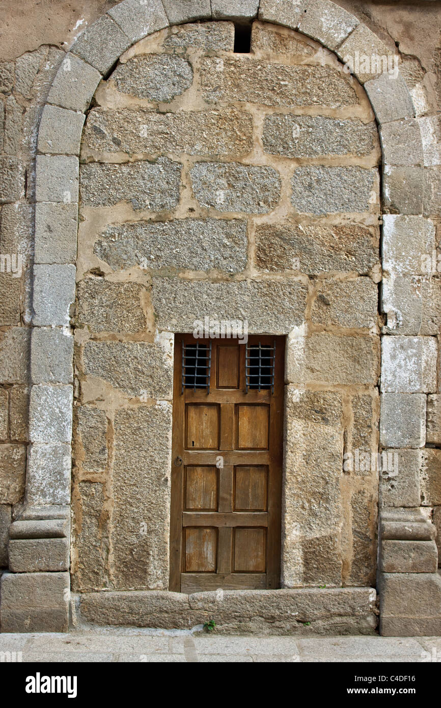 Door with stone arc hi-res stock photography and images - Alamy