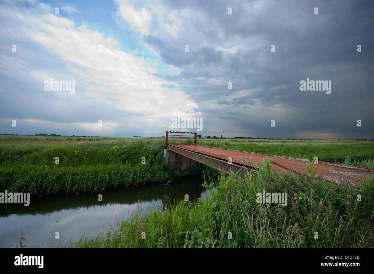 Rusting bridge hi-res stock photography and images - Alamy