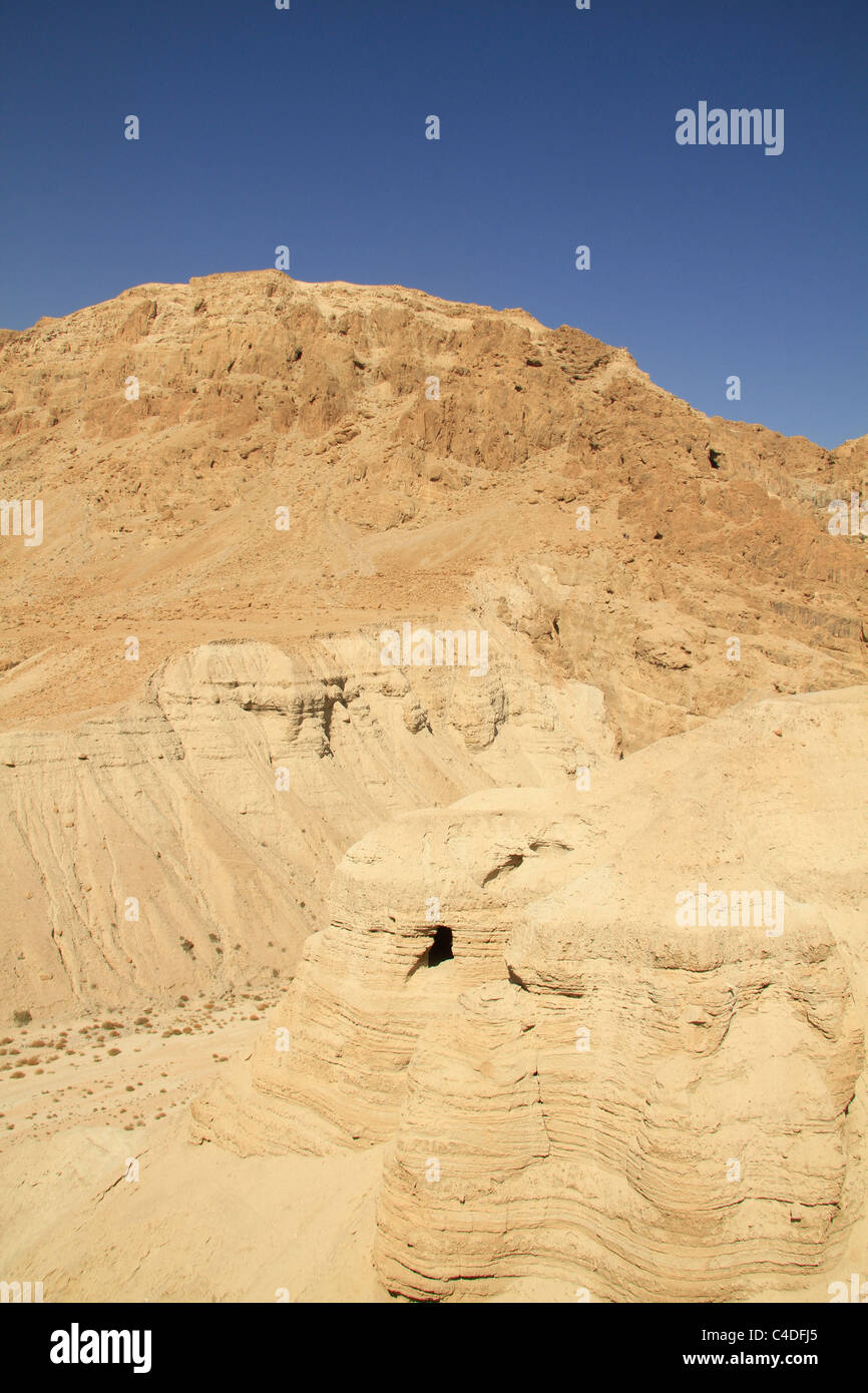 Dead Sea valley, cave 4 at Qumran, site of the Dead Sea Scrolls Stock ...