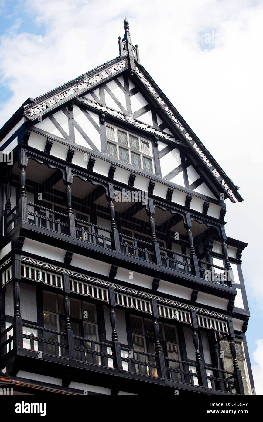 Medieval arcitecture hi-res stock photography and images - Alamy