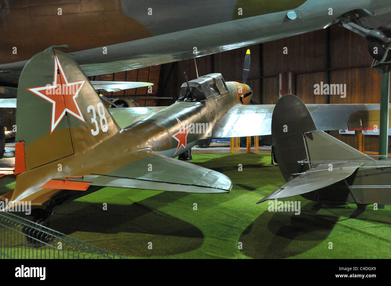 Ilyushin il 2 hi-res stock photography and images - Alamy