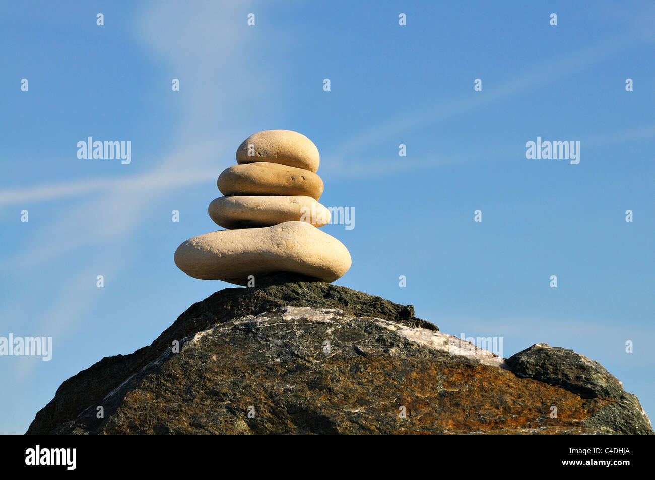 Rocks sculpture balance hi-res stock photography and images - Alamy