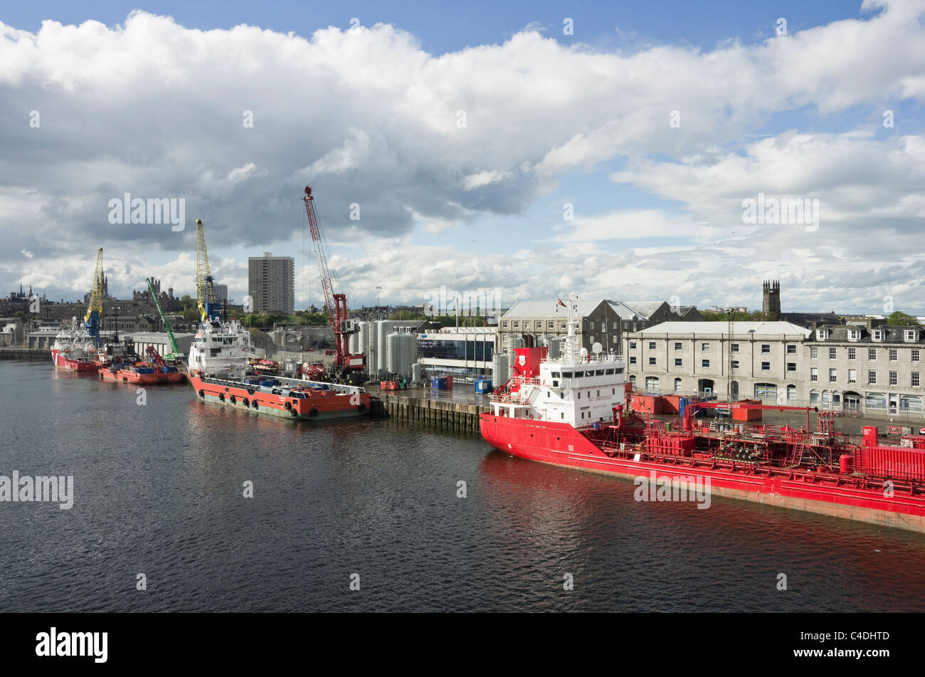 Oil rig north sea aberdeen hi-res stock photography and images - Alamy