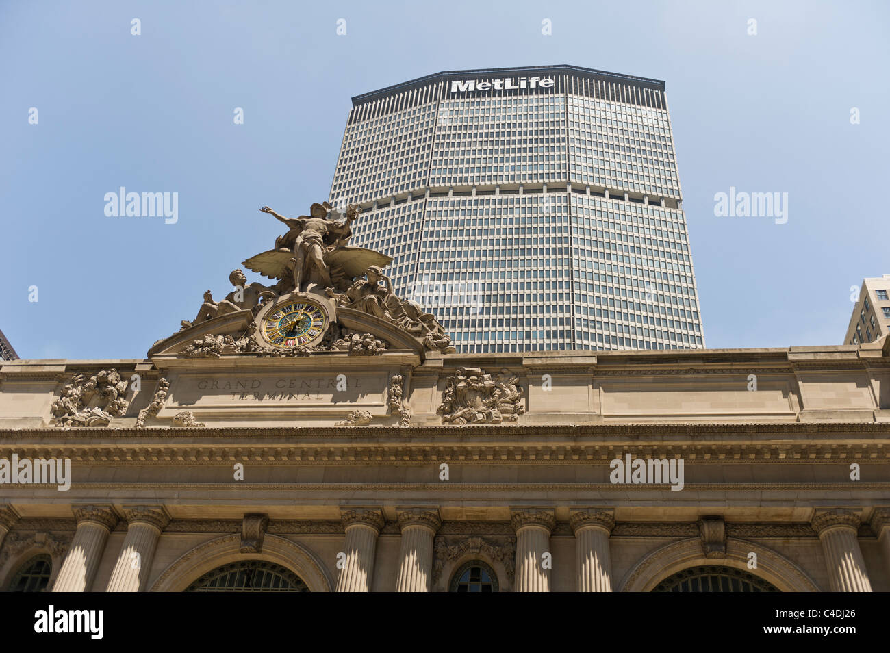 Mercury statue clock hi-res stock photography and images - Alamy