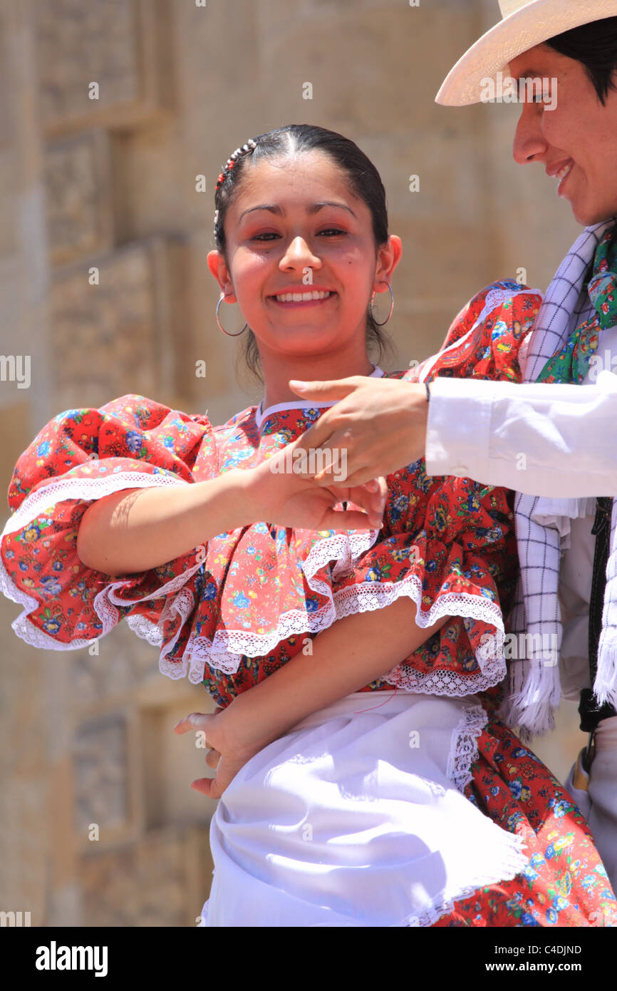 Colombian dance costume hi-res stock photography and images - Alamy