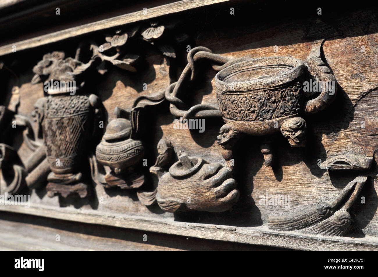 Chinese wood carving art hi-res stock photography and images - Alamy