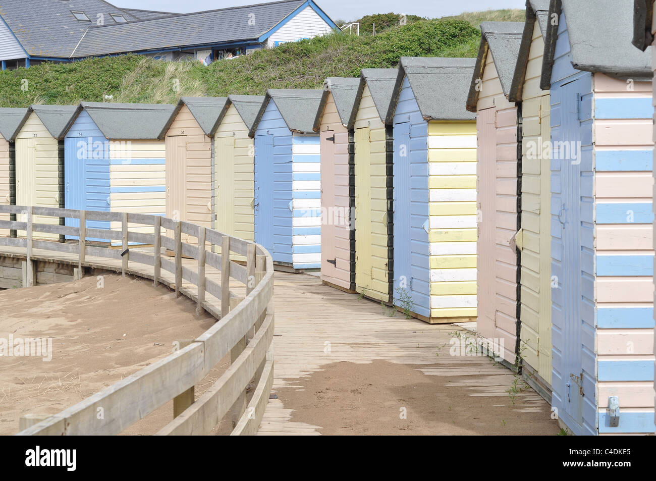 beach huts in cornwall Stock Photo - Alamy