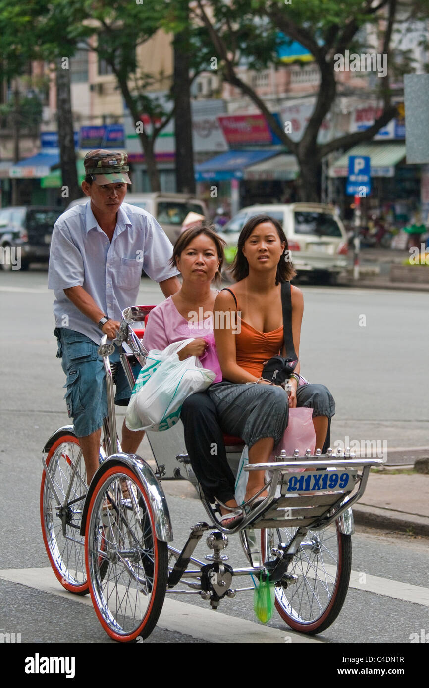 Vietnamese cyclo hi-res stock photography and images - Alamy