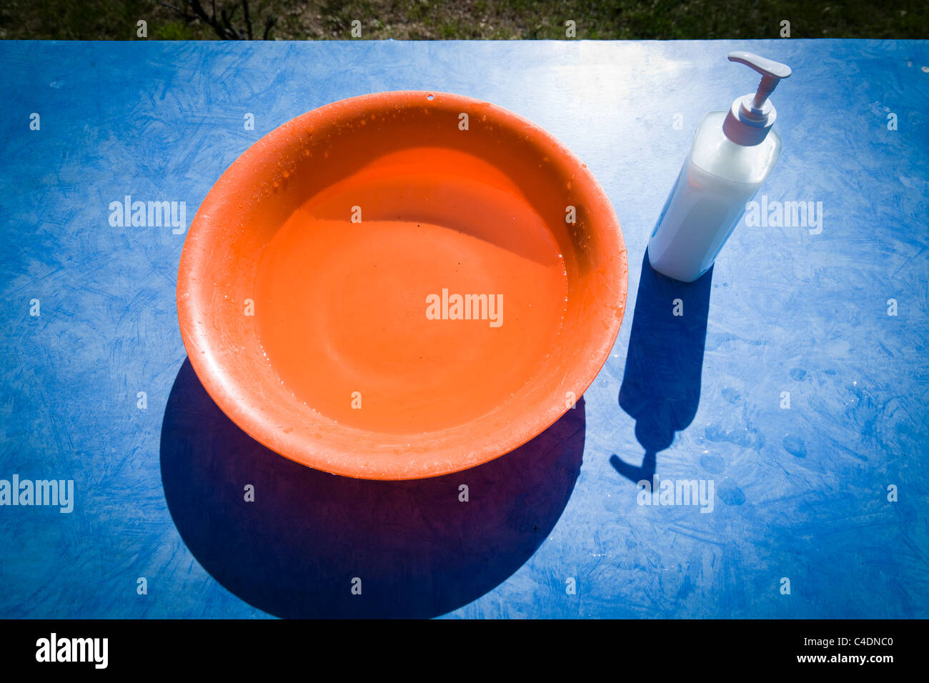 Red wash hi-res stock photography and images - Alamy