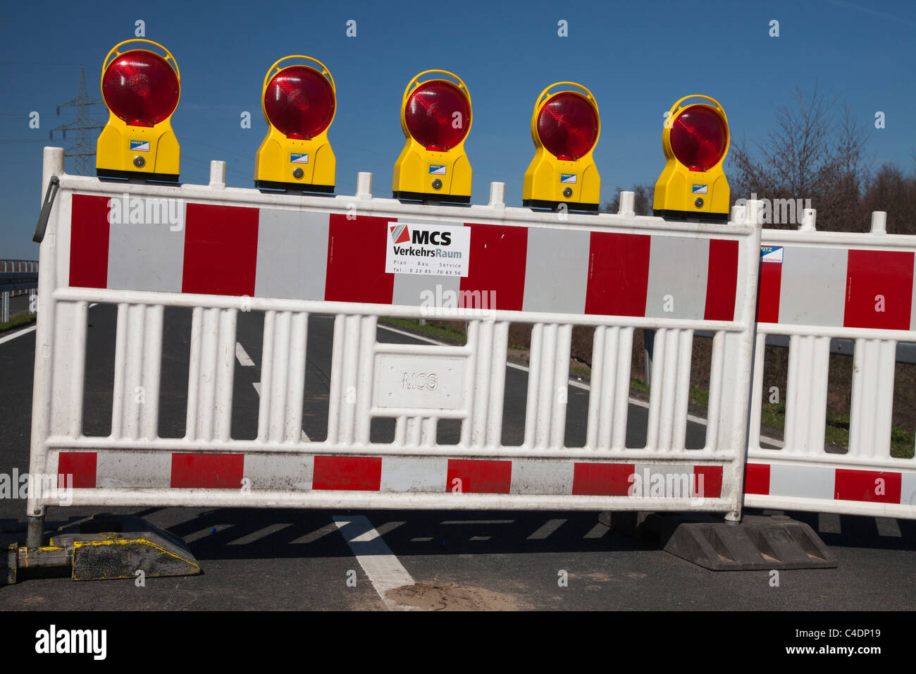 Roadbarrier hi-res stock photography and images - Alamy