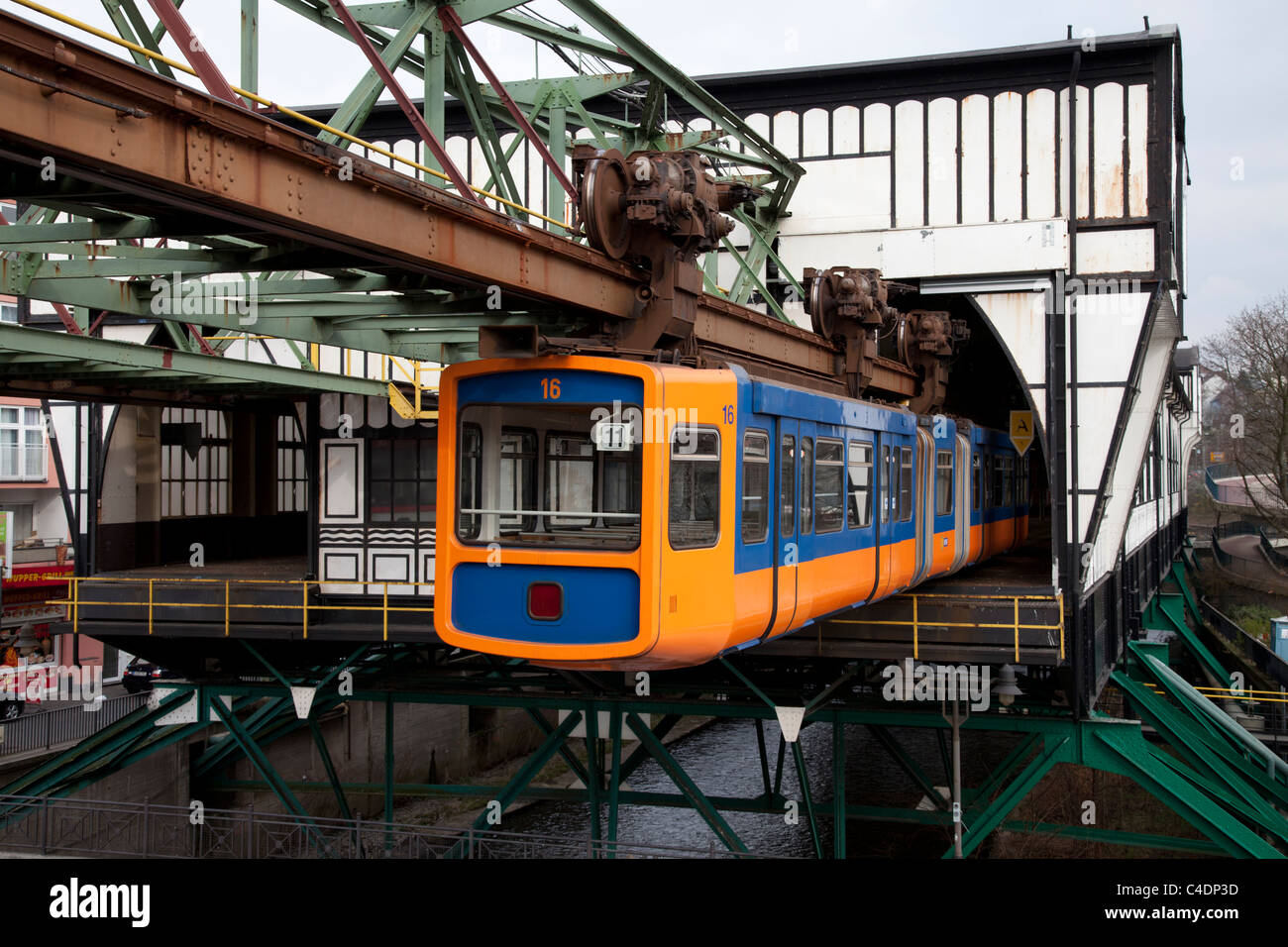 Aerial cable railway hi-res stock photography and images - Alamy