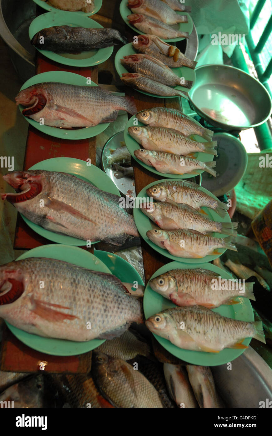 Thanon sukhumvit bangkok hi-res stock photography and images - Alamy