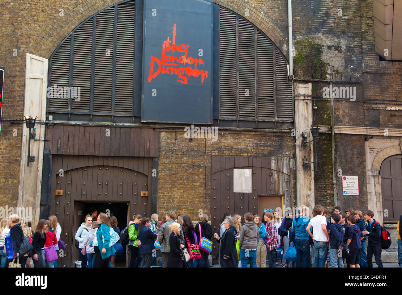 London dungeon kids hi-res stock photography and images - Alamy