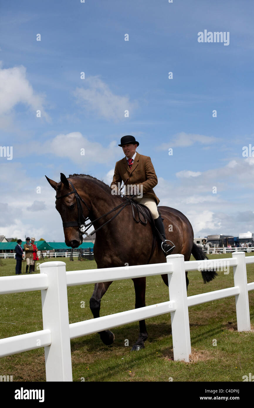 Royal family horse riding hi-res stock photography and images - Alamy