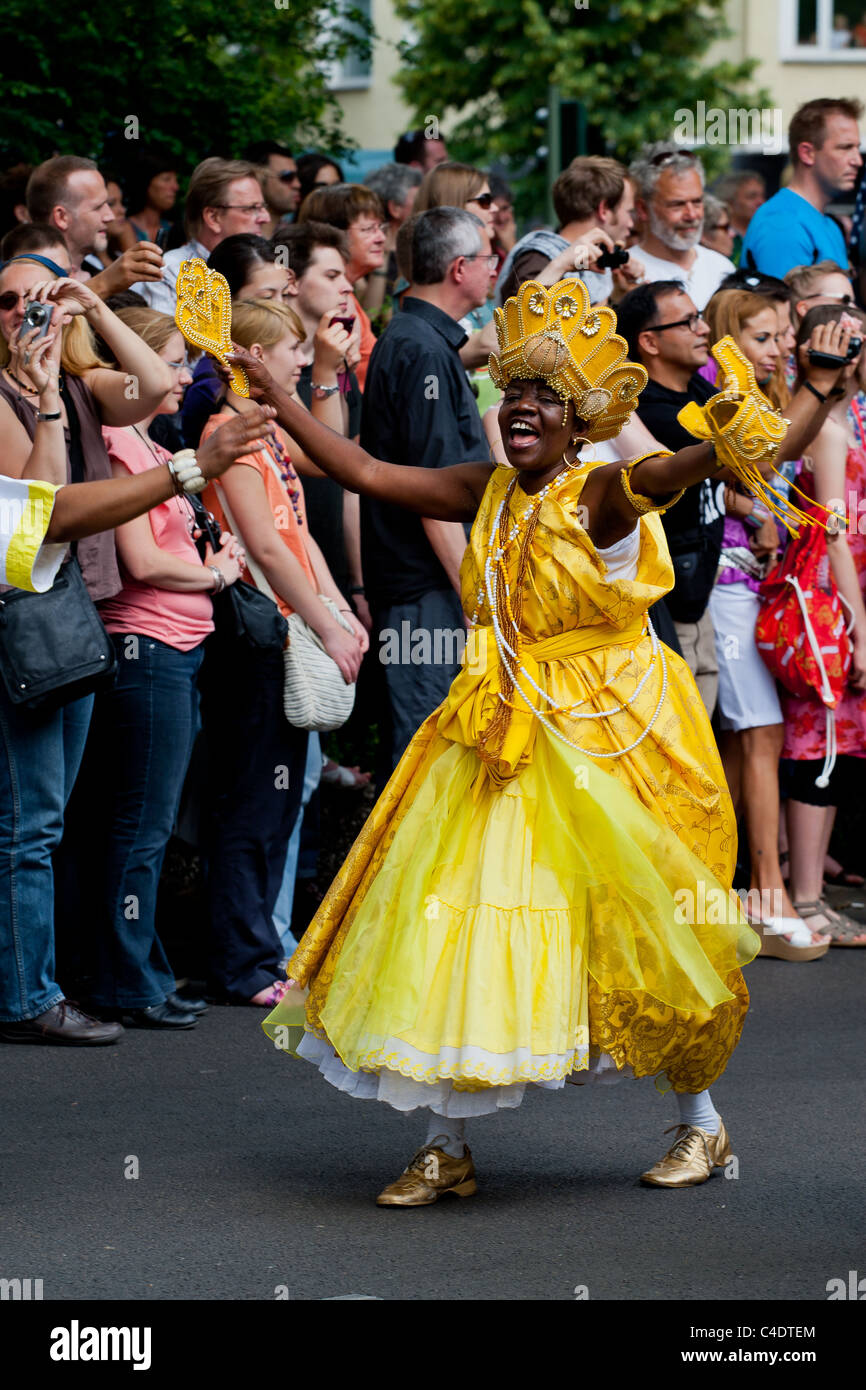 Lady dance hi-res stock photography and images - Alamy