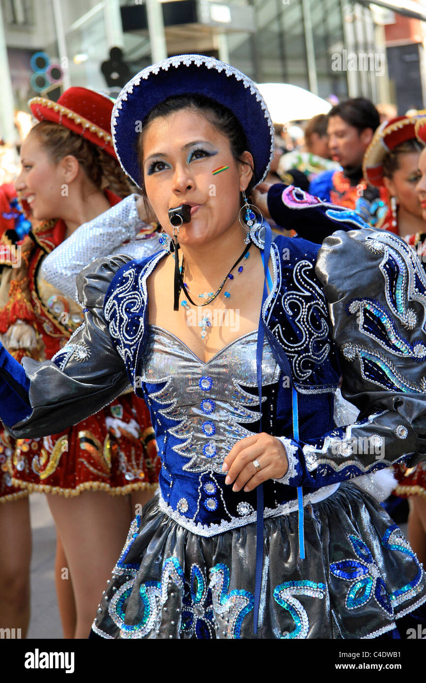 Samba dancers - amazing costume Stock Photo - Alamy