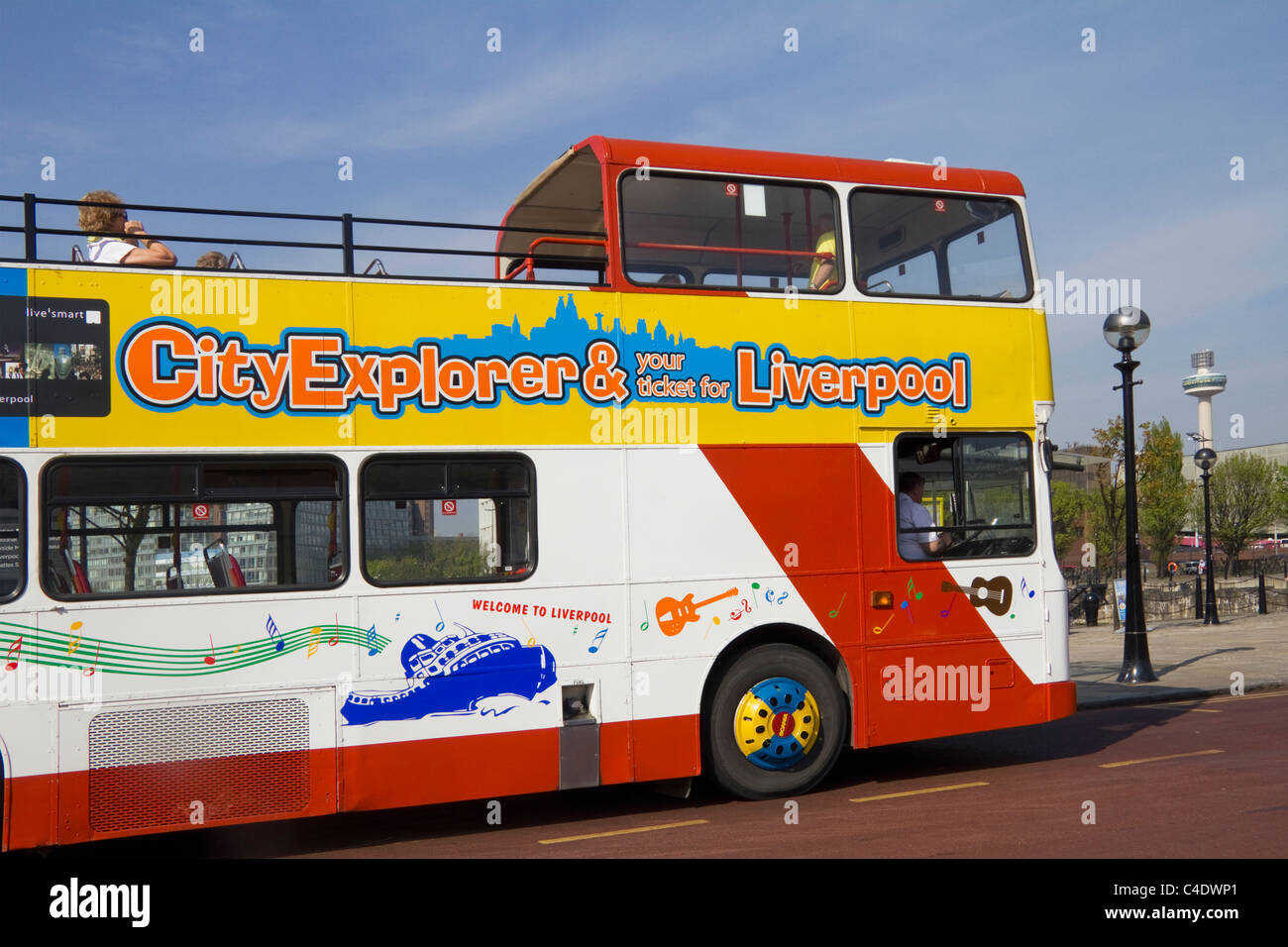 Explorer sightseeing bus hi-res stock photography and images - Alamy